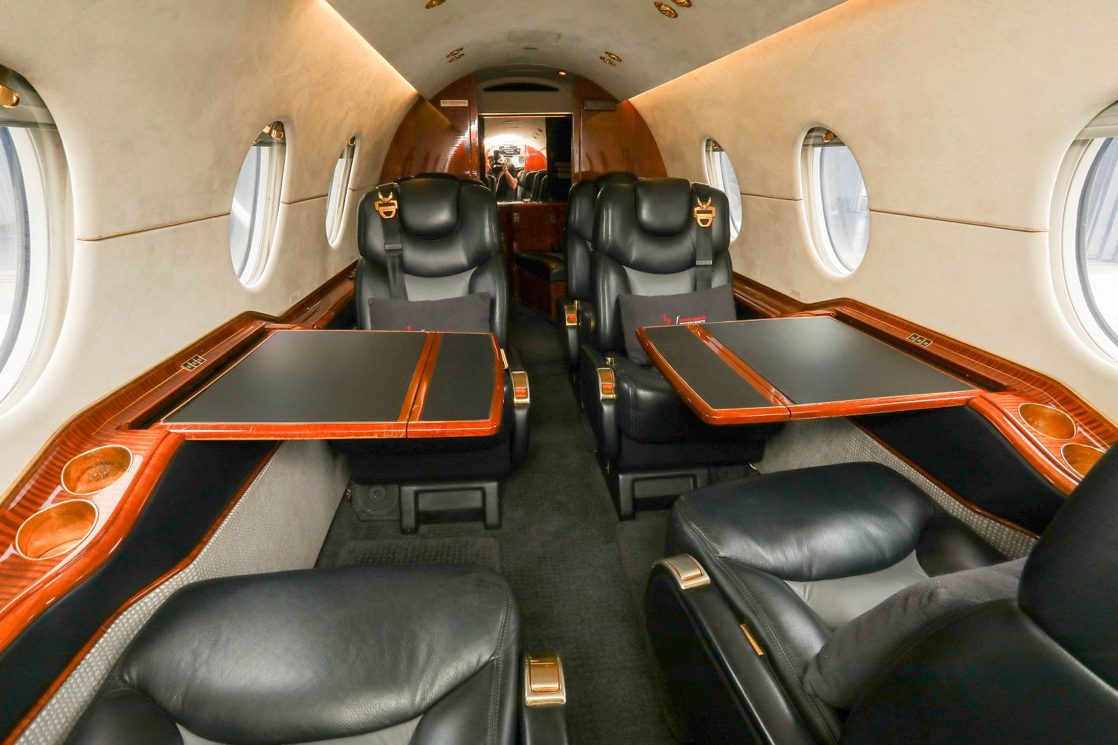 Private charter plane companies
